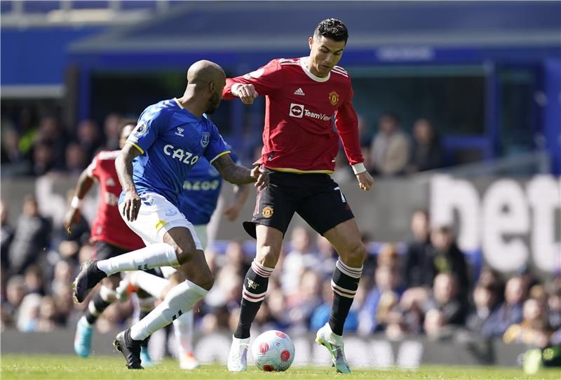 الشرطة الإنجليزية تحقق في واقعة رونالدو | كووورة