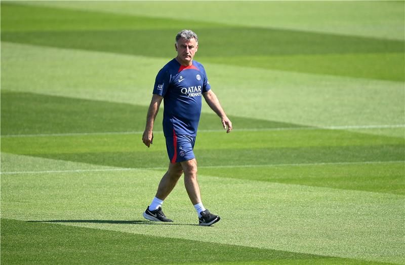 باريس يبلغ جالتيه بقرار الإقالة | كووورة