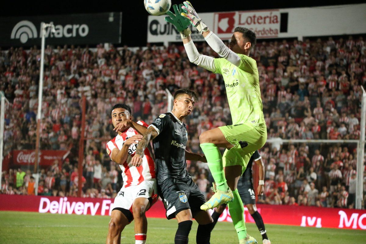 انتصار ساحق لإنستيتوتو على توكومان | كووورة