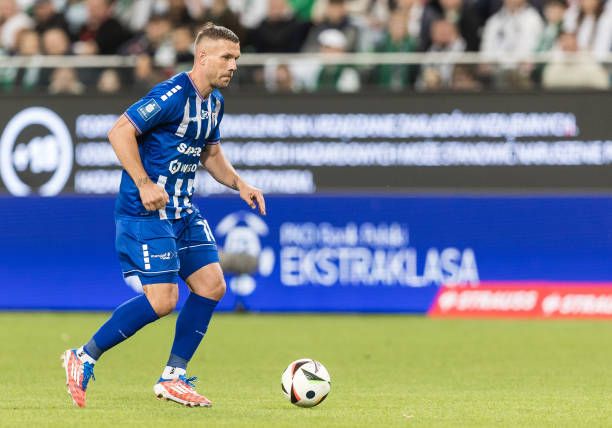 بودولسكي مهدد بعقوبة بسبب الألعاب النارية | كووورة