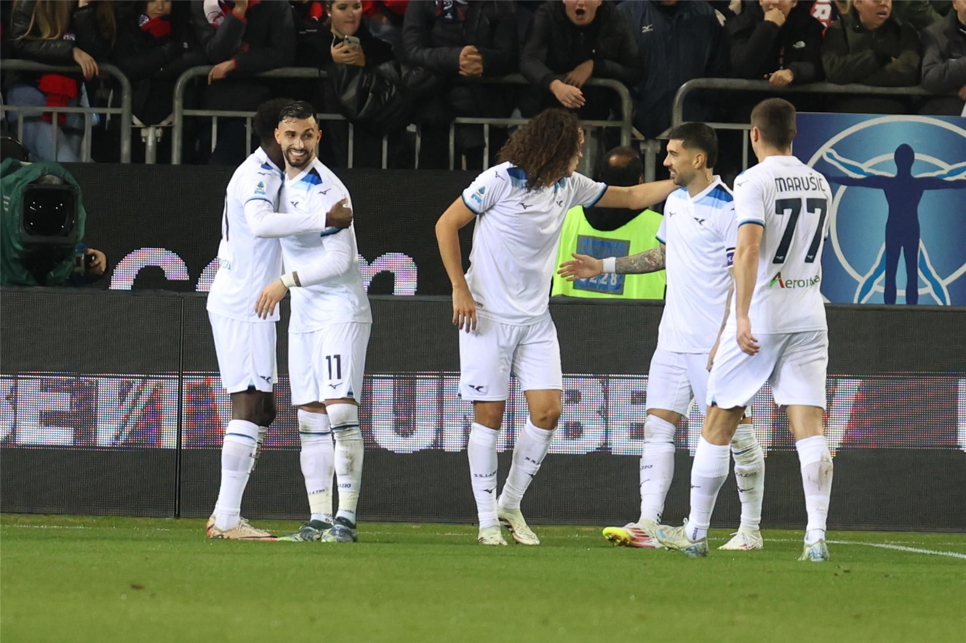 بالصور: لاتسيو يعود بصيد ثمين من سردينيا | كووورة