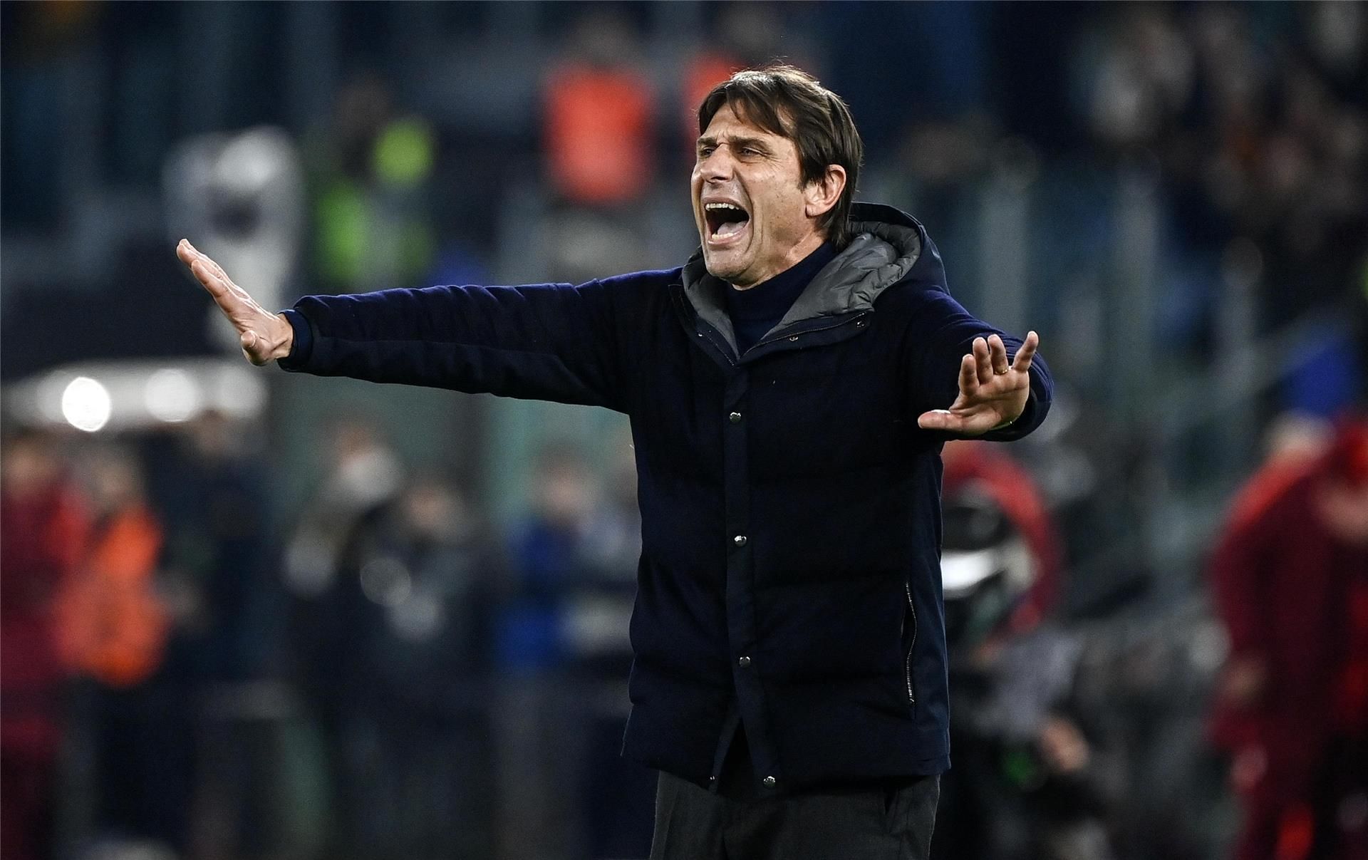 صفقات الوقت الضائع.. كونتي يواجه أفكار دي لورينتيس المريبة | كووورة