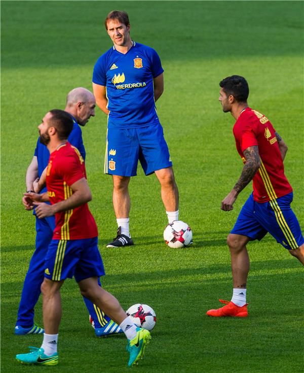 الإعلام الإسباني يمدح لوبيتيجي بعد ثنائية بلجيكا | كووورة